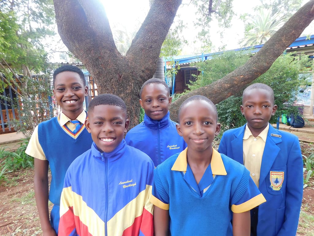 5 Athletes from Birchleigh Primary took part in the D17 Athletics ...