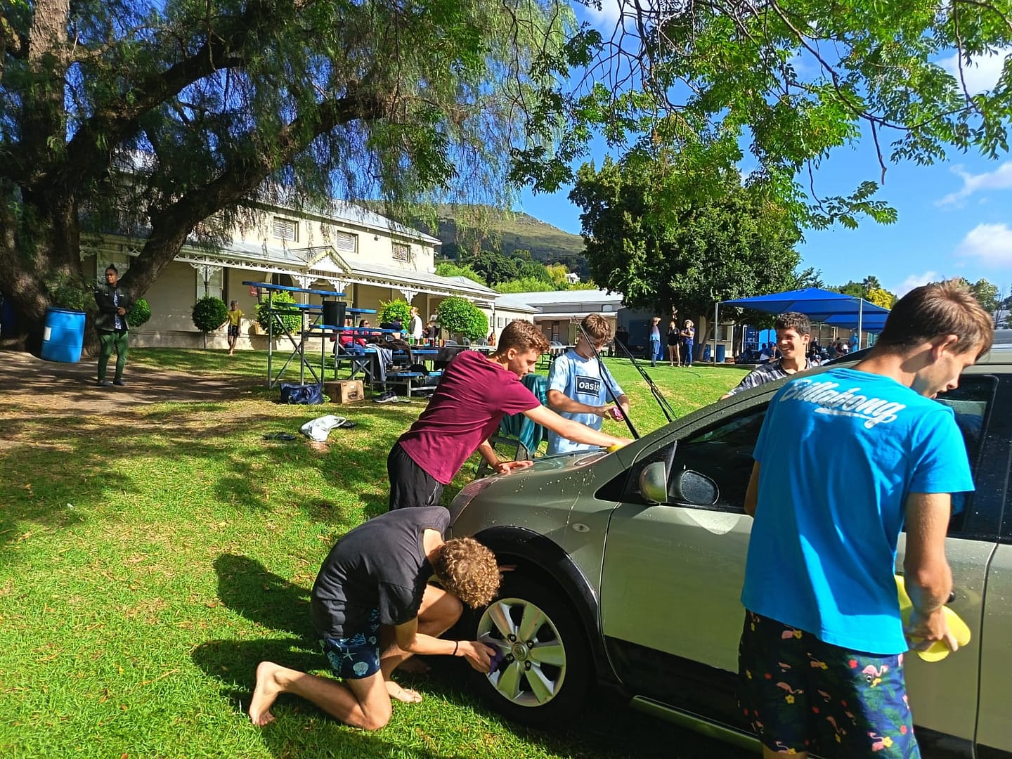 Hoërskool Labori se karwasdag n groot sukses - AWSUM School News
