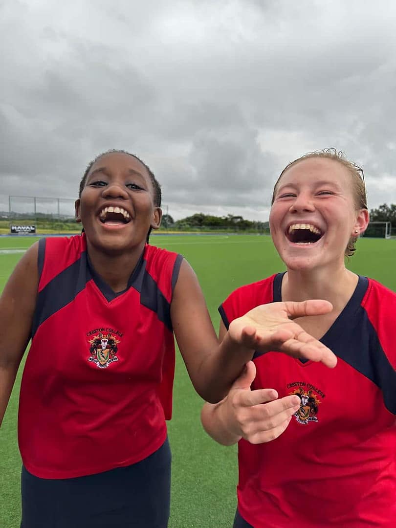 Creston College girls hockey versus Suid-Natal - AWSUM School News