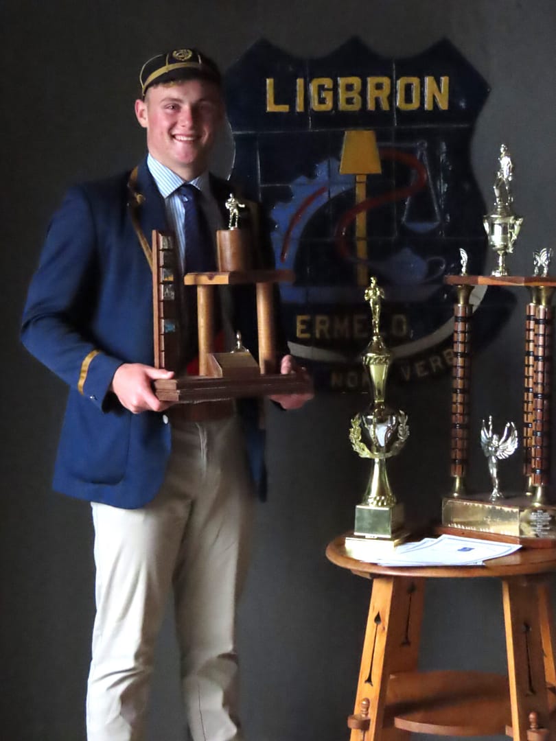 Ligbron Akademie vir Tegnologie Gr 12 Prysuitdeling - AWSUM School News
